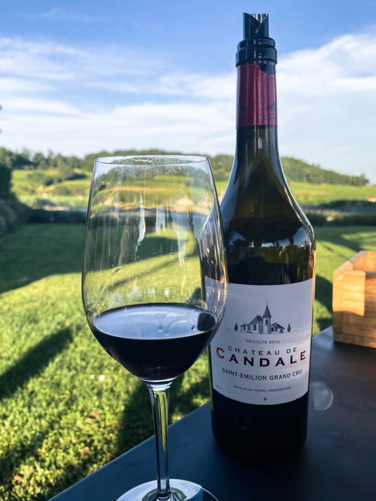 SAINT-EMILION : VISITER UN VILLAGE EN PLEIN CŒUR DES VIGNES - NOMAD FRANCE