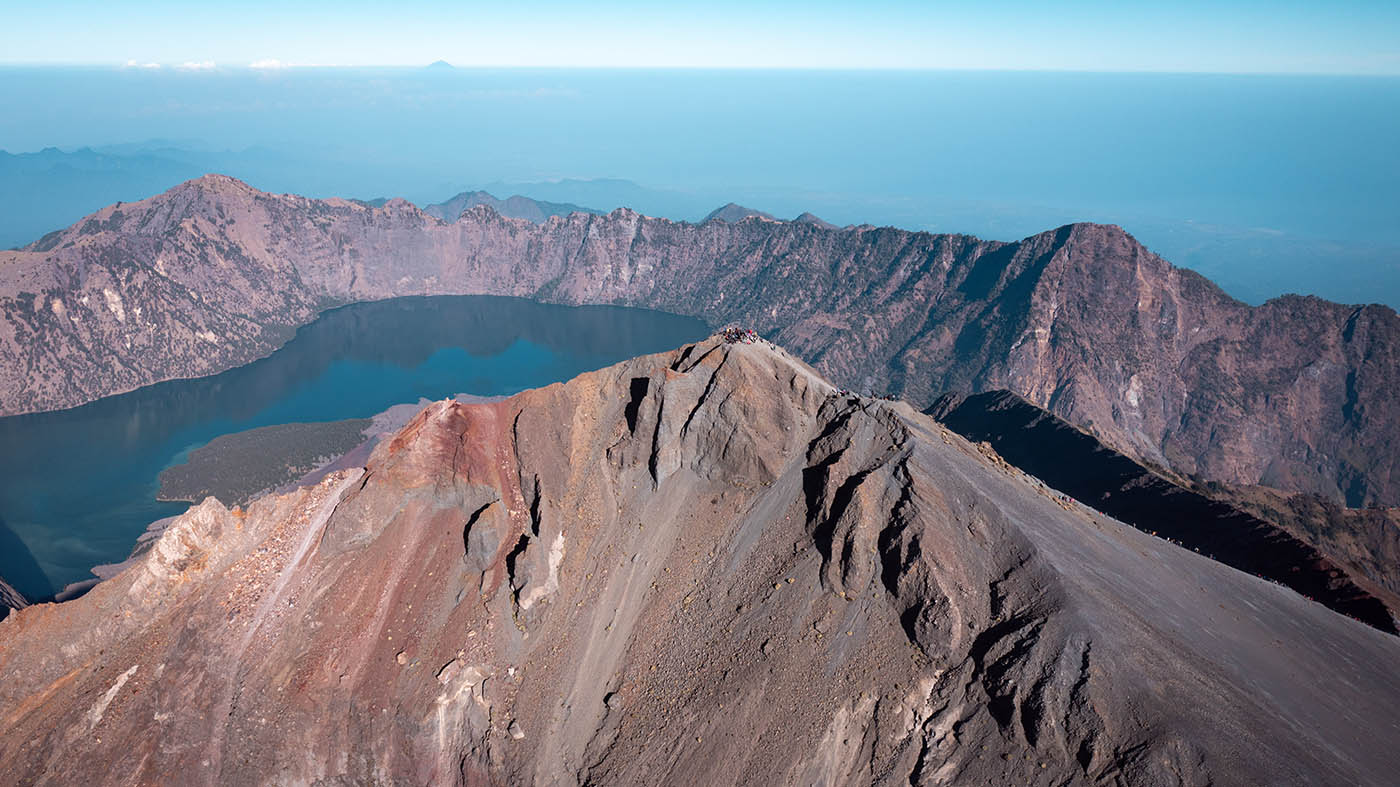 NOTRE TREK AU MONT RINJANI À LOMBOK : L’ASCENSION DE L’EXTRÊME - NOMAD ...