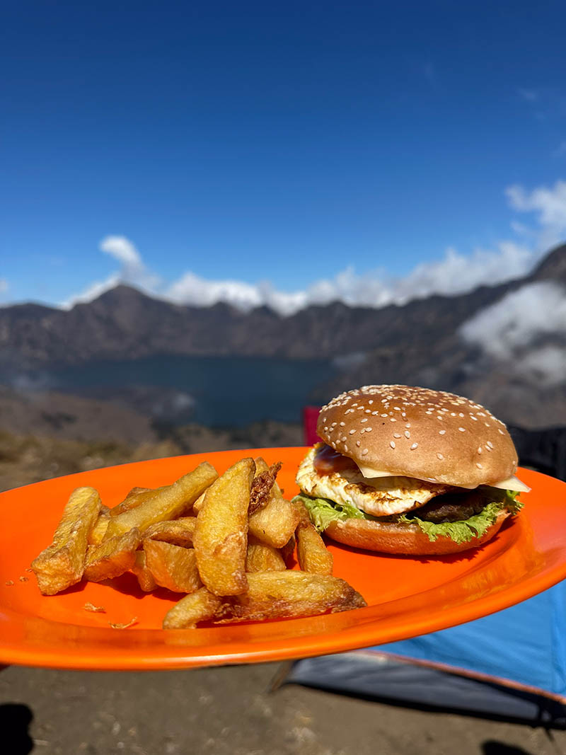 NOTRE TREK AU MONT RINJANI À LOMBOK : L’ASCENSION DE L’EXTRÊME - NOMAD ...